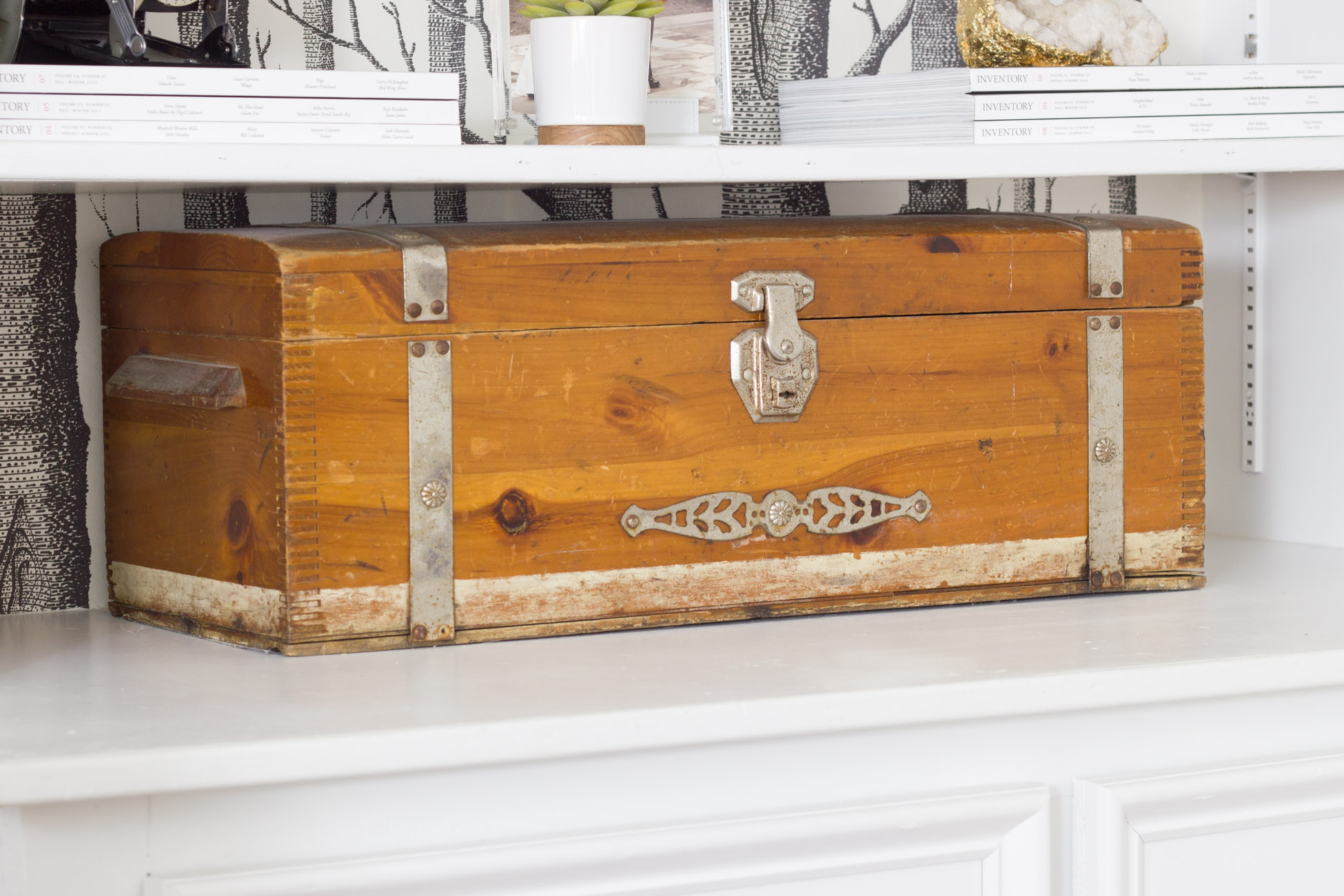 Family Heirloom Vintage Box {Thrifty Style Series} - Erin Spain