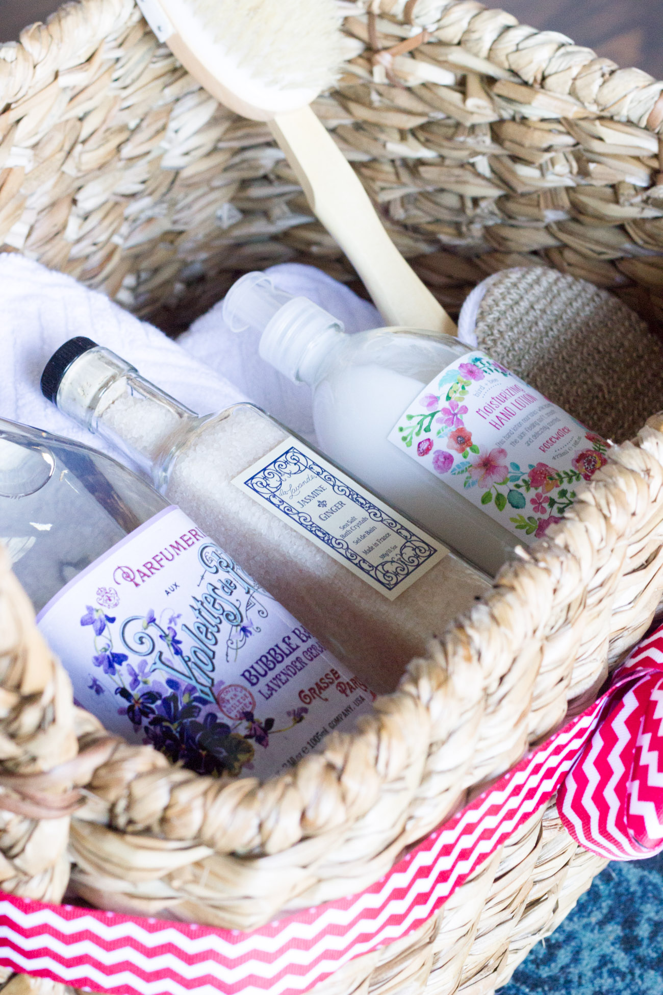 Holiday Gift Giving: The Perfect Spa Gift Basket - Erin Spain